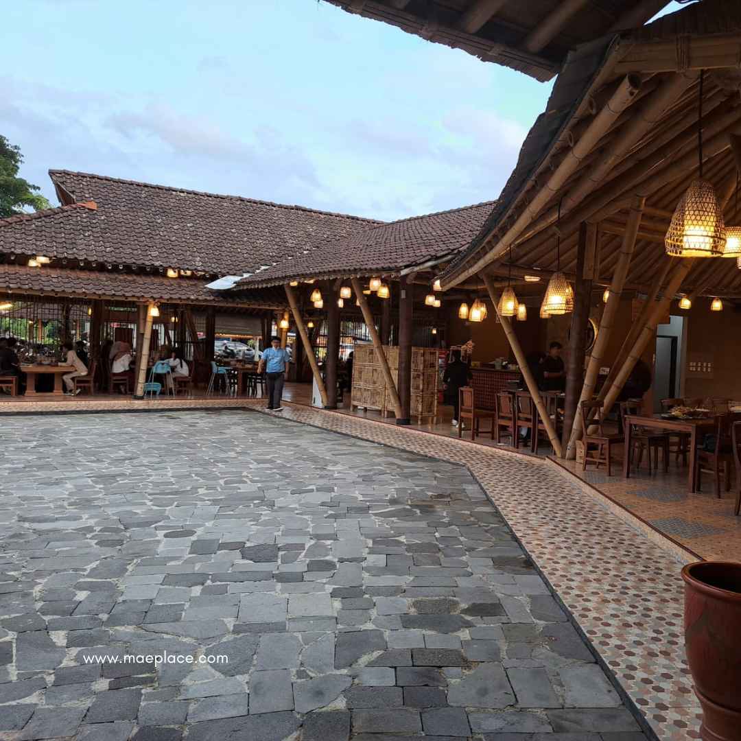 Bebek Pondok Galih, Sentuhan Lombok di Yogyakarta - MAEPlace